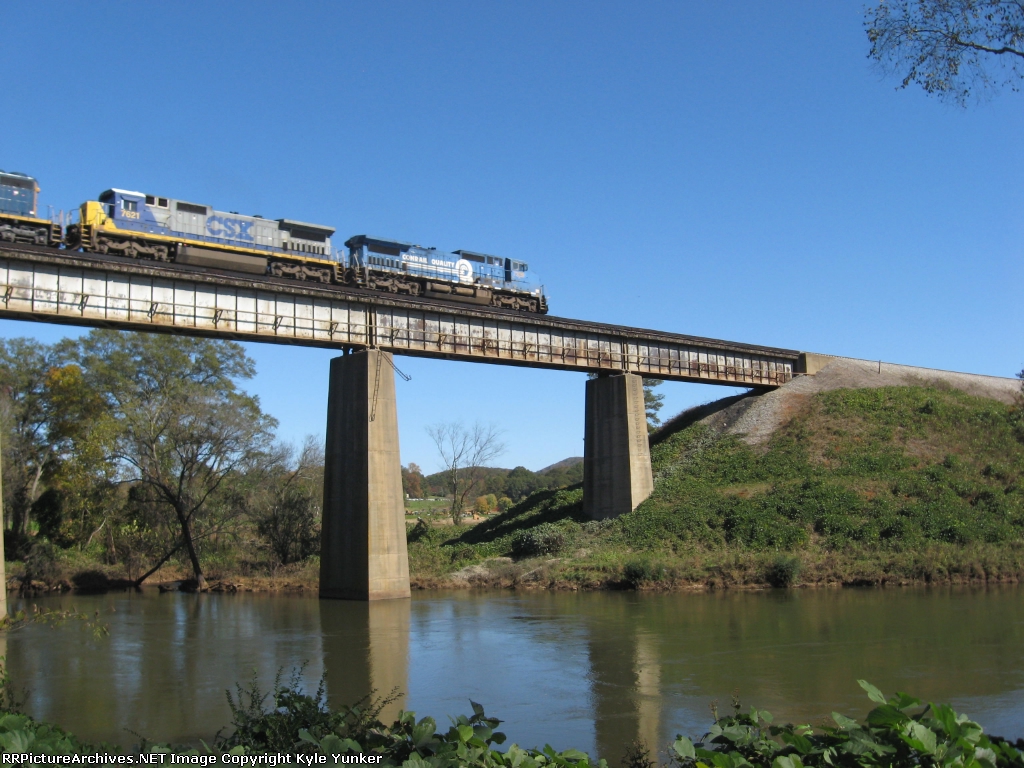 SB intermodal train Q141 crossing the Etowah River